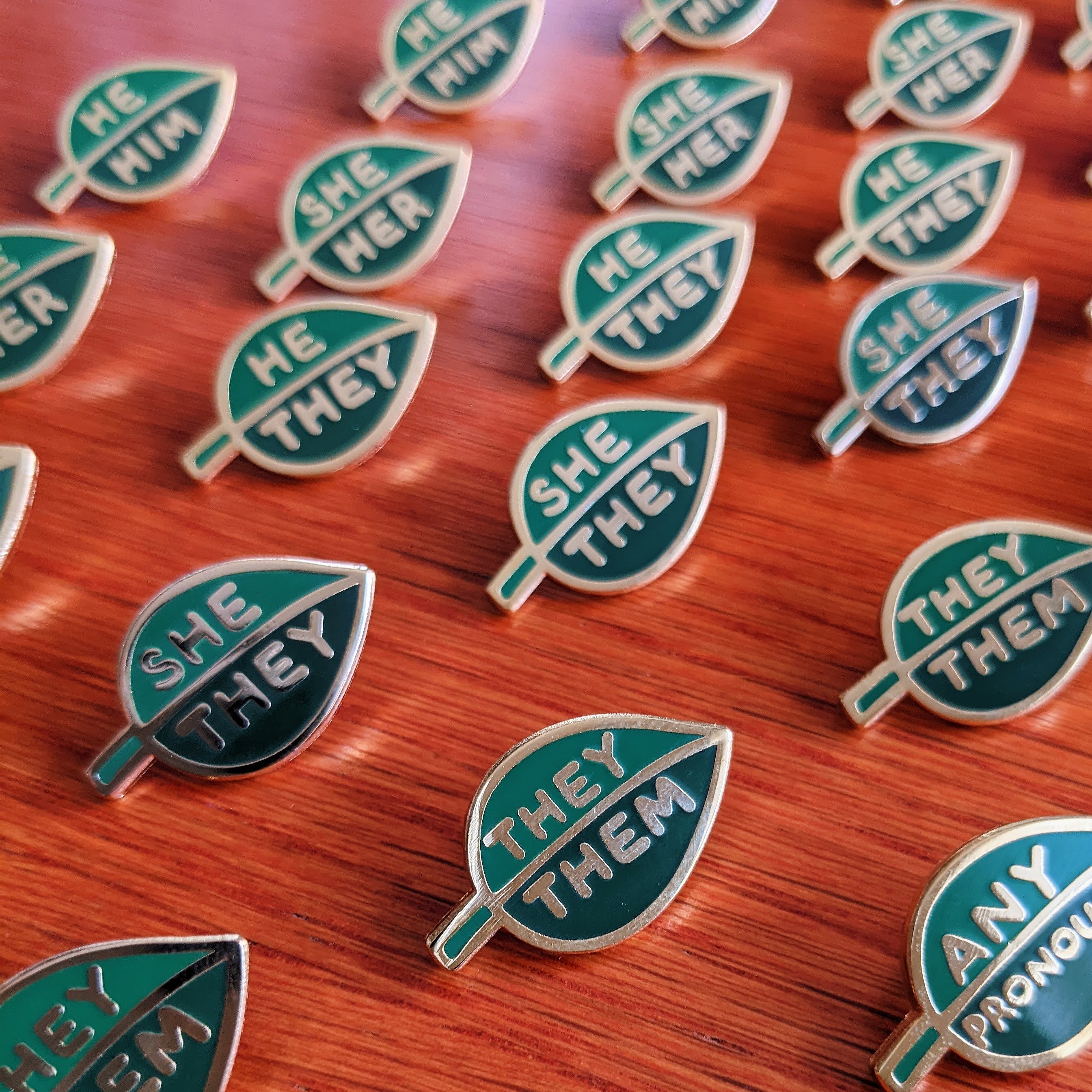 all pronoun pins – misomomo